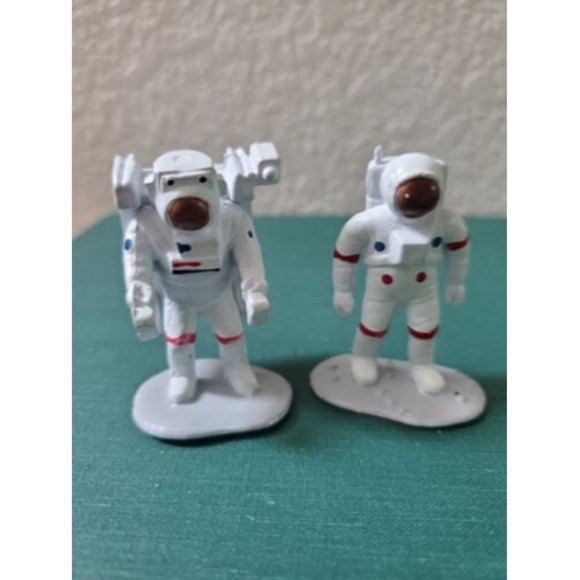 Toys | 2x Space Astronaut Figures Pvc 2 Space Galaxy Travel Mmu Mars ...